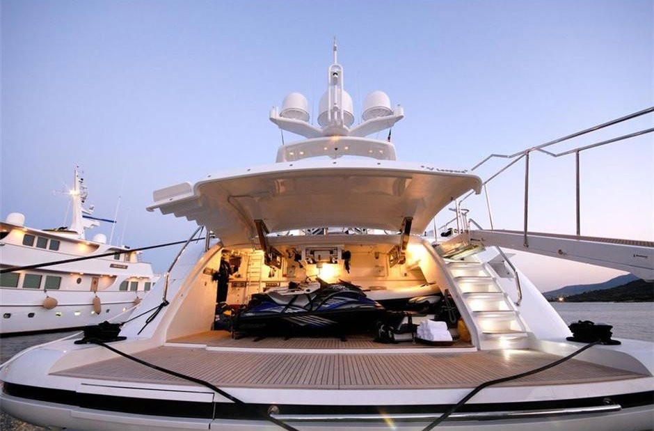 Yacht PURE ONE, Cantiere Arno (Rodriguez Group) | CHARTERWORLD Luxury ...